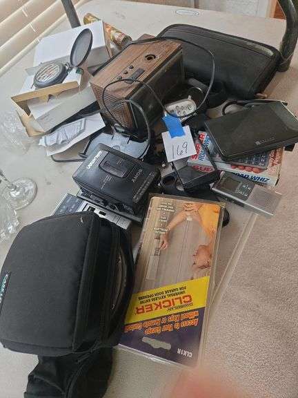 Assorted vintage electronics - Auction Ohio