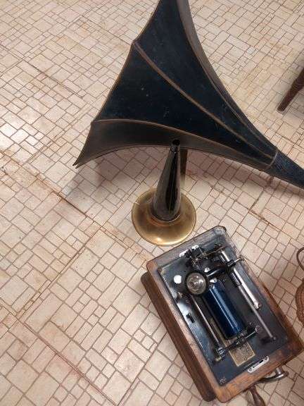 Thomas Edison phonograph wax tubes - Auction Ohio