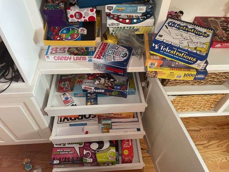 Board Games & Family Entertainment Lot - Auction Ohio