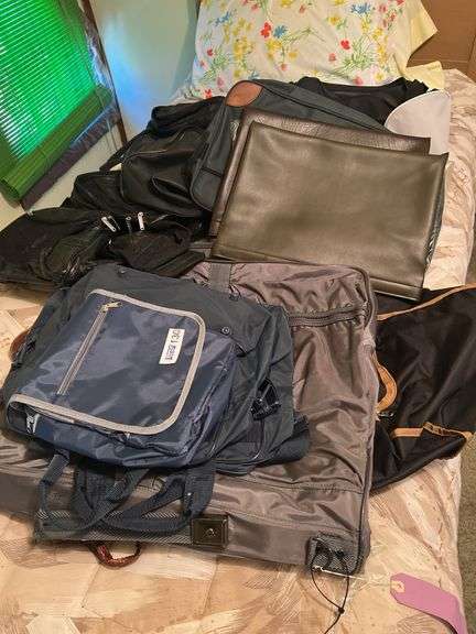 Luggage - Auction Ohio