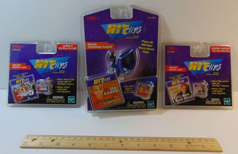 2000 Tiger Electronics Hit Clips micro Personal Player and (3) Micro ...