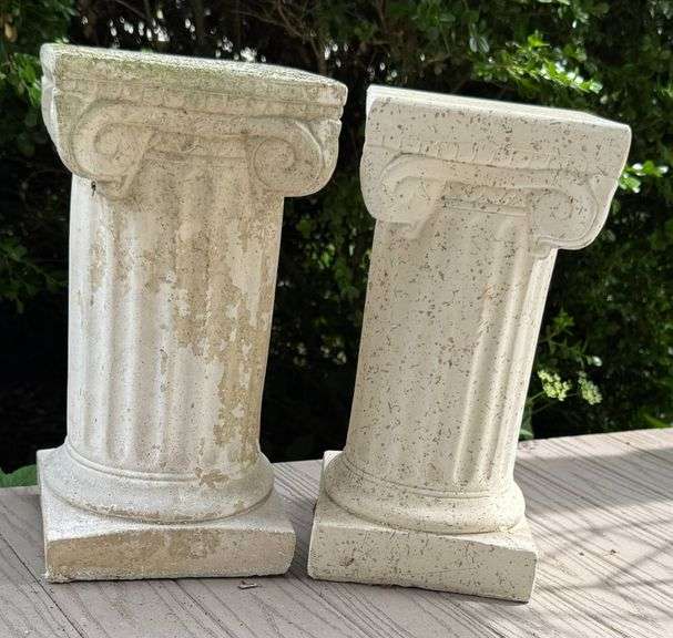 Small Decorative Column Pedestals - Auction Ohio