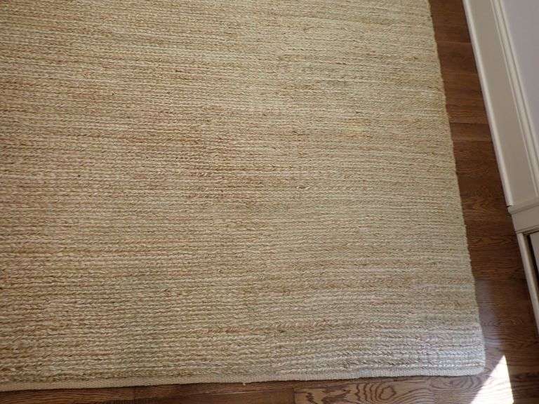 Pottery Barn Heather Chenille Rug 8x10 - Auction Ohio