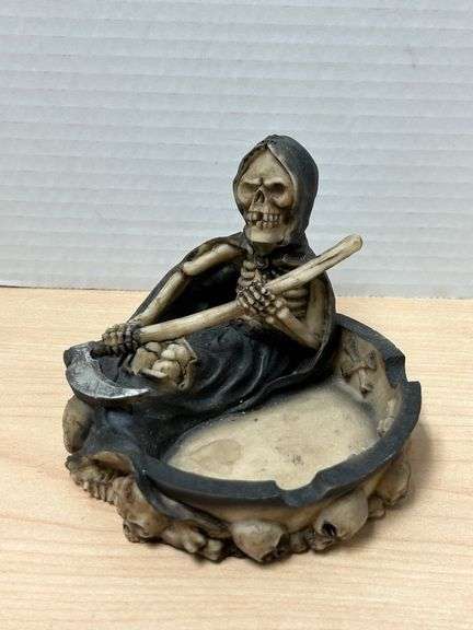 Skeleton Ashtray - Auction Ohio