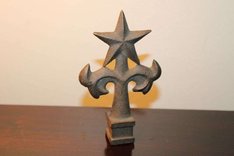 Cast Iron Finial - Auction Ohio