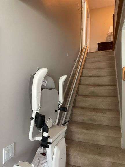 Comfort Lift Stair Lift (LLSL-FRL) - Auction Ohio