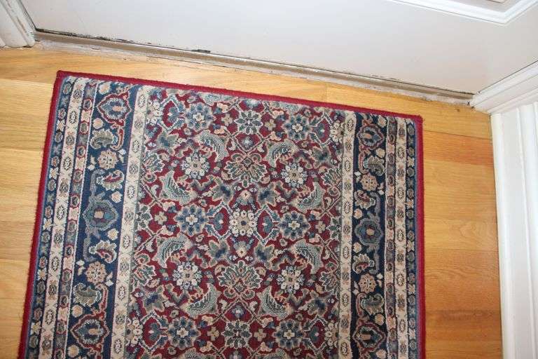 Persian Style Rug - Auction Ohio