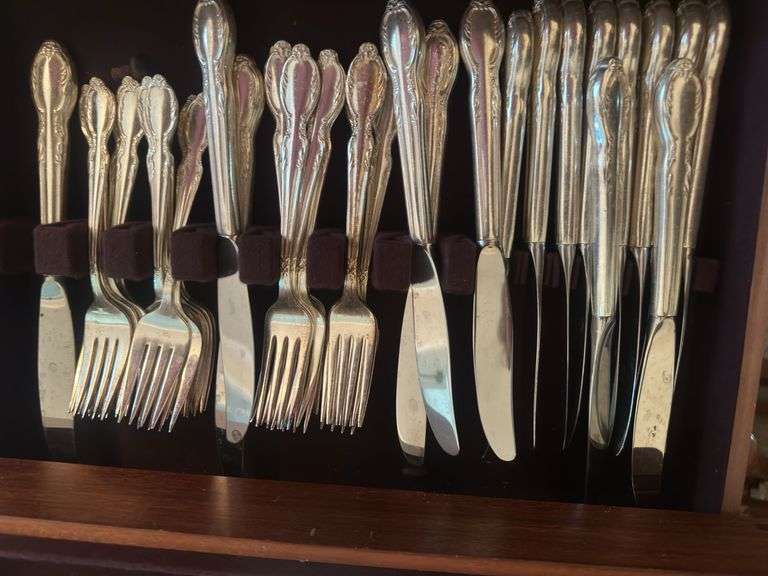 Set of Silverware in Box - Auction Ohio