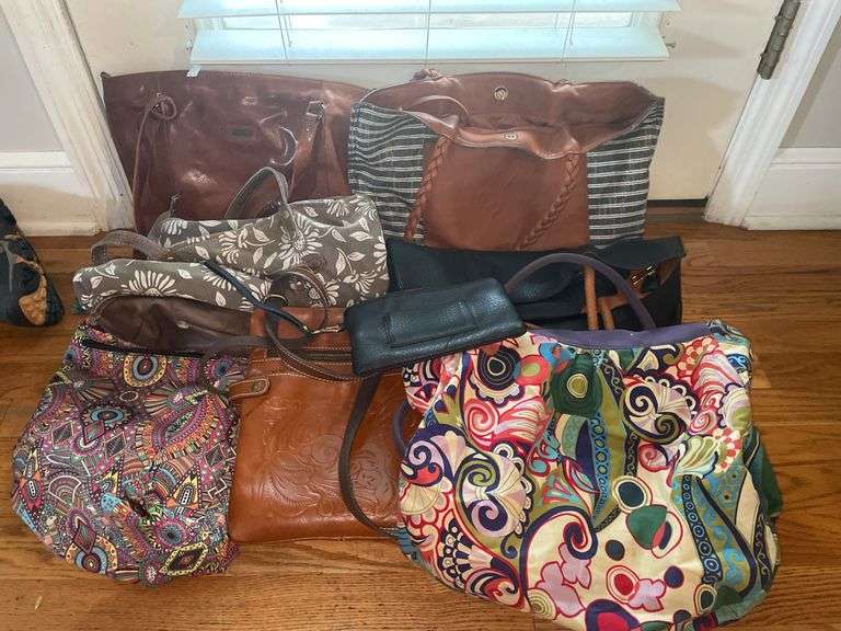 Assorted Handbag Collection - Auction Ohio