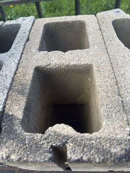 CONCRETE BLOCKS - Auction Ohio