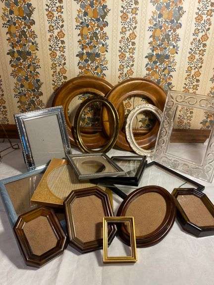 Assorted Frame Collection - Auction Ohio