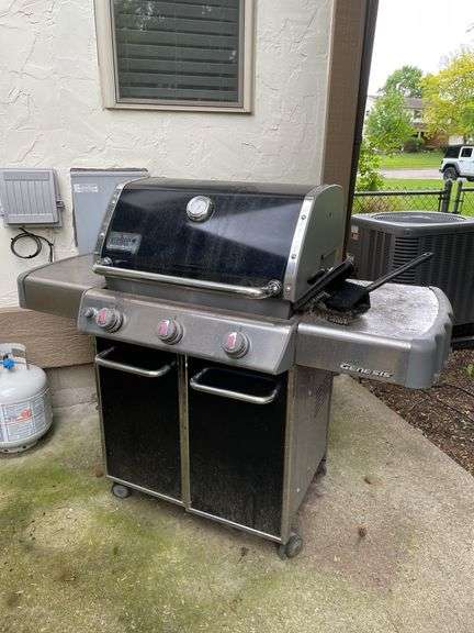 Weber Genesis Grill - Auction Ohio