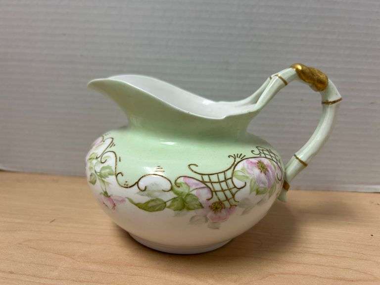Lotus Ware Pitcher - Auction Ohio