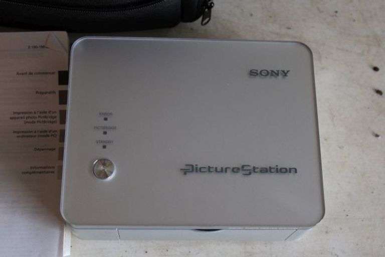 Vintage and Modern Cameras, Sony Printer, and Accessories - Auction Ohio