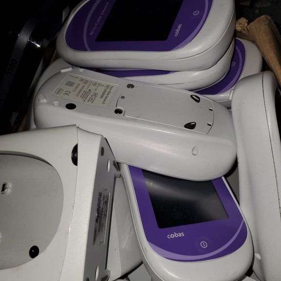 Lot of Roche Cobas Accu-Chek Inform II Glucose Meter - Auction Ohio