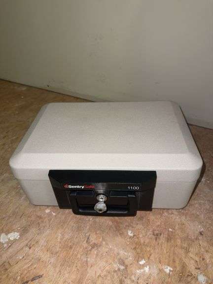 Sentry safe-box-model 1100 - Auction Ohio