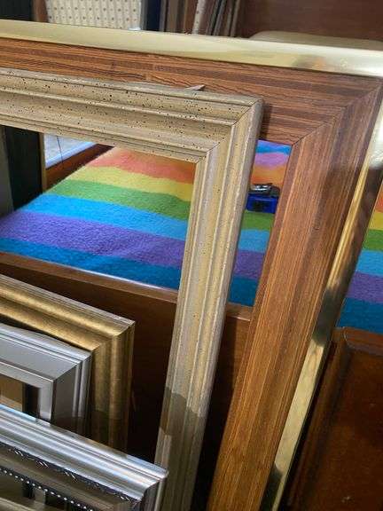 Mixed Selection Of Wood Frames. - Auction Ohio