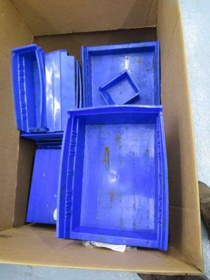 Multiple plastic storage bins - Auction Ohio