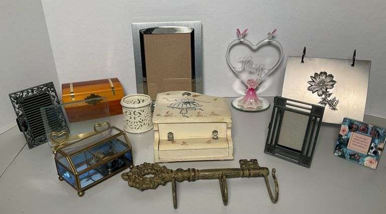 Miscellaneous Decor - Auction Ohio