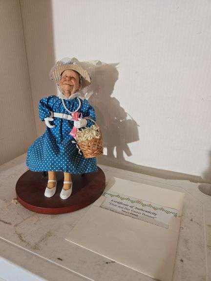 Richard Simmons elsie & her Easter bonnet figuring. - Auction Ohio