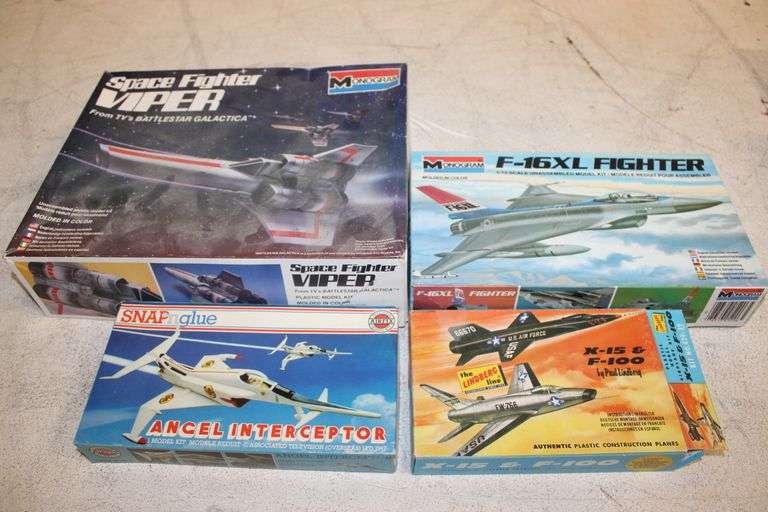 Model Aircraft & Battlestar Galactica Viper Model Kits - Auction Ohio