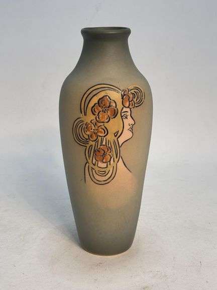 WELLER "ETCHED MAT" POTTERY VASE. - Auction Ohio