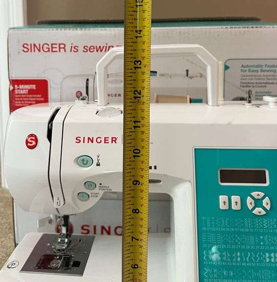 Singer Stylist Sewing Machine - Auction Ohio