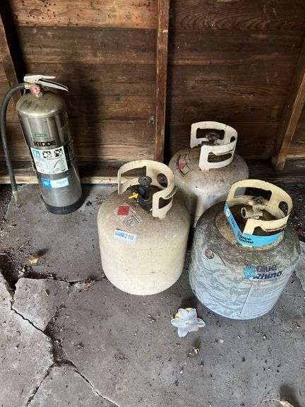 Propane Tanks & Fire Extinguisher - Auction Ohio