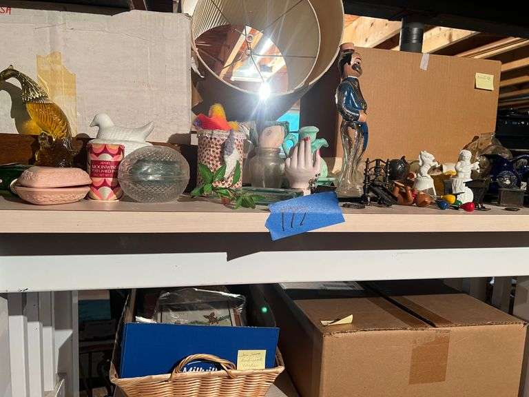 Assorted Collectibles and Knickknacks - Auction Ohio