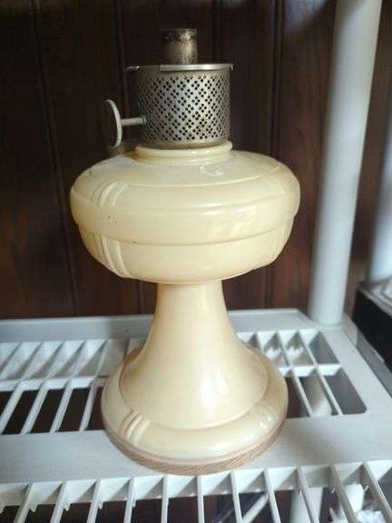 Vintage Coleman Kero Lite Oil Lamp - Auction Ohio