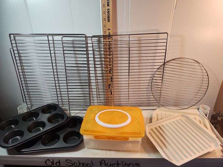 Cooling Racks, Muffin Tins, & Egg Carrier - Auction Ohio