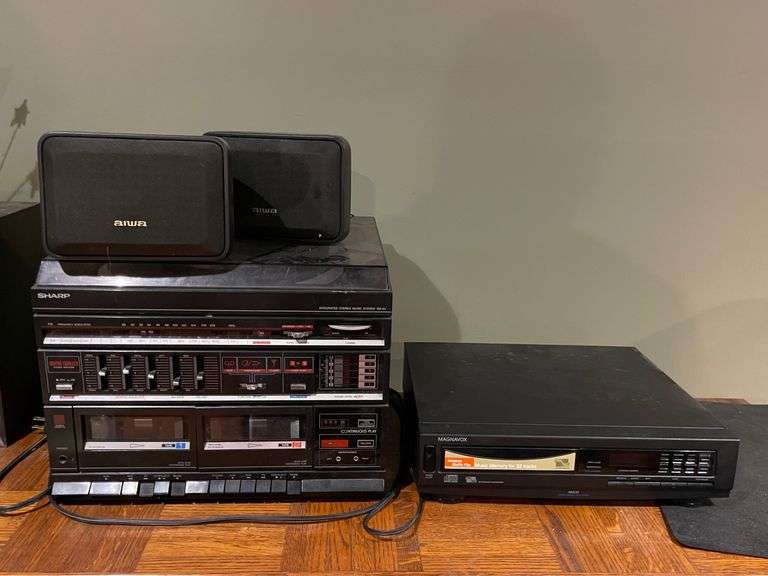Sharp Stereo System with Speakers - Auction Ohio