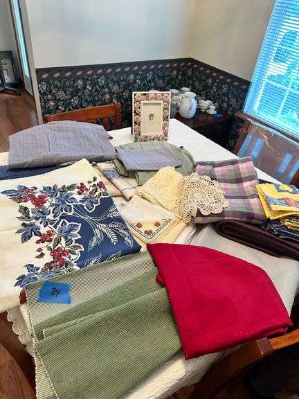 Assorted Vintage Linens and Textiles - Auction Ohio