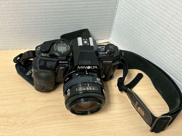 Minolta Camera - Auction Ohio