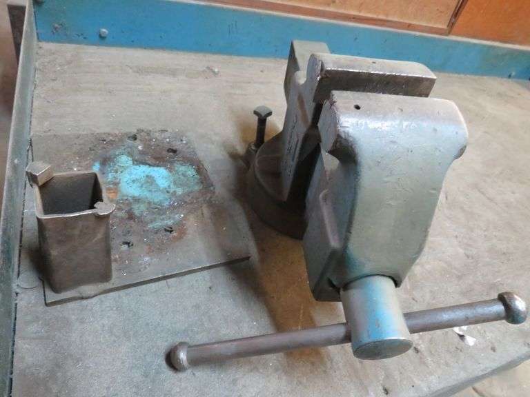 Bench Vise - Auction Ohio