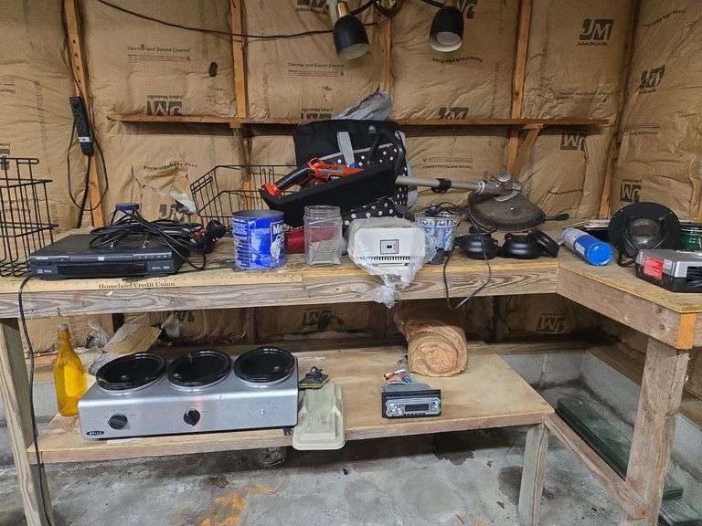 Assorted stuff and things - Auction Ohio