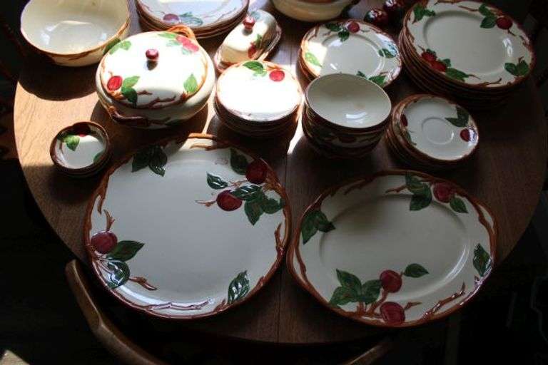 Franciscan Apple Pattern Dinnerware Set - Auction Ohio