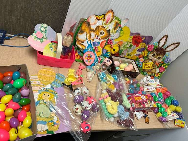 Easter Holiday Decor - Auction Ohio