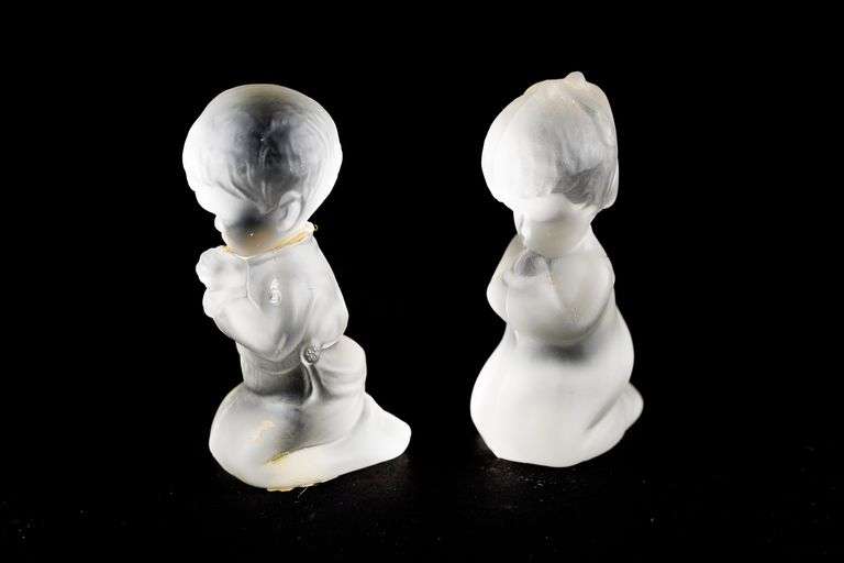 Vintage Fenton Glass Praying Boy and Girl - Auction Ohio