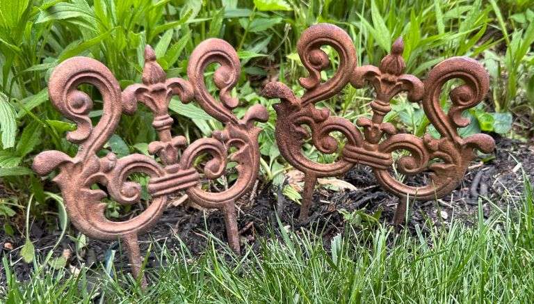 2 Ornate Cast Iron Garden Edging Pieces - Auction Ohio