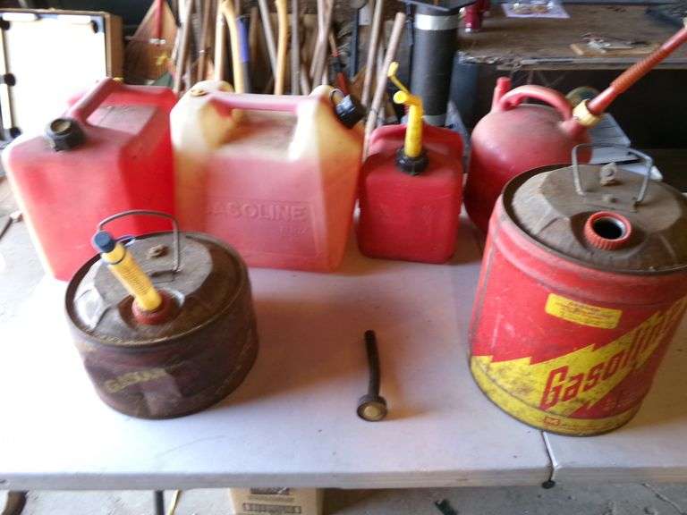 Gas Cans - Auction Ohio