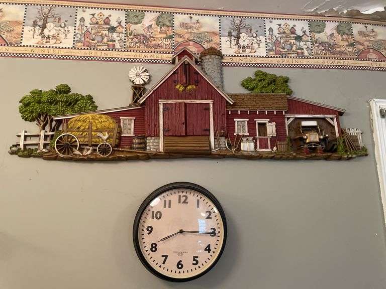 Red Barn Decor & Clock - Auction Ohio