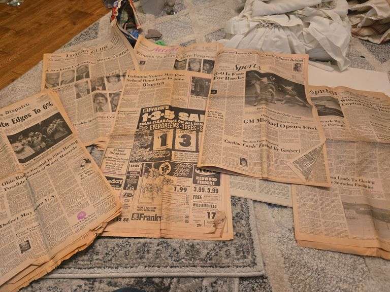 Vintage collectible newspapers - Auction Ohio