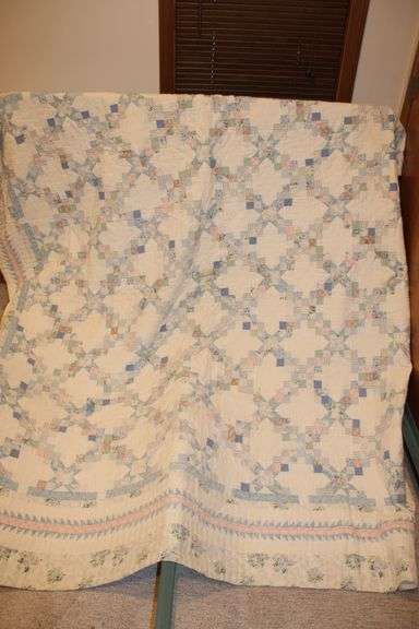 Calico Quilt - Auction Ohio