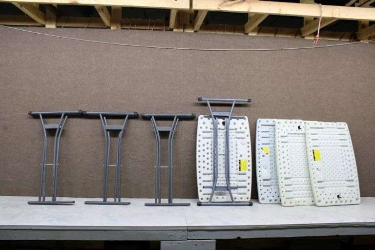 Folding Tables with Metal Frames and Plastic Tops - Auction Ohio