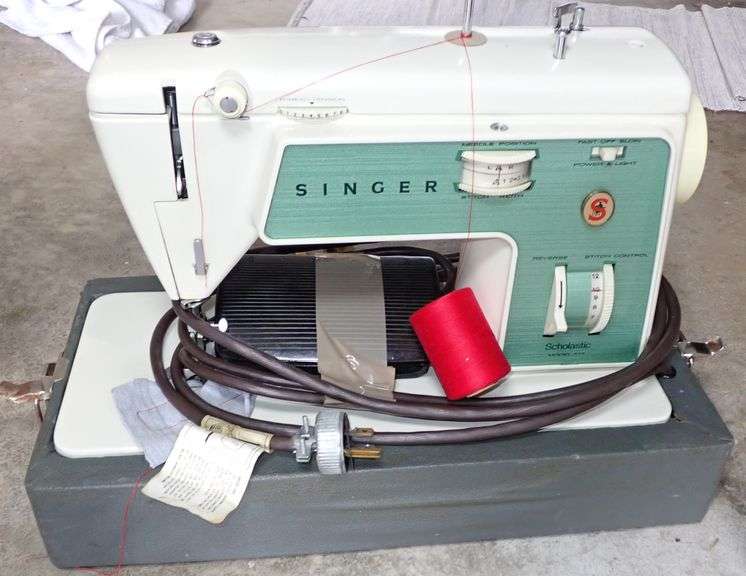 Singer Scholastic Model 717 Sewing Machine in box. Works.. - Auction Ohio