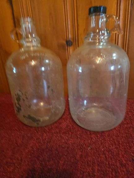 2 1 Gallon jugs - Auction Ohio