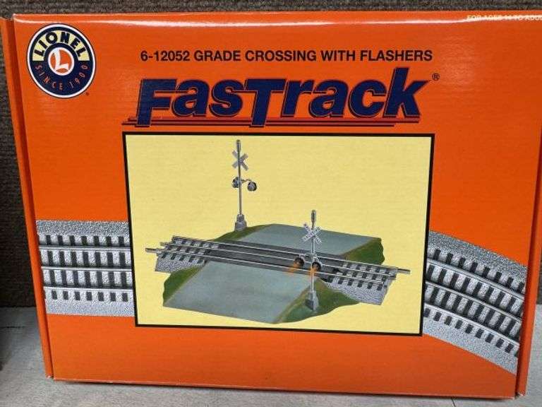 Lionel FasTrack Grade Crossing and Switch Track Lot - Auction Ohio