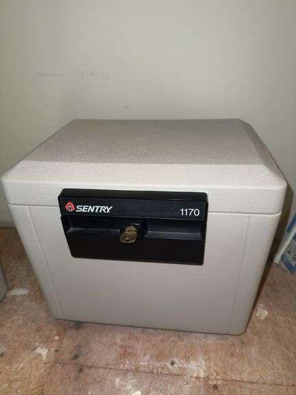 Sentry safe box-model 1170 - Auction Ohio