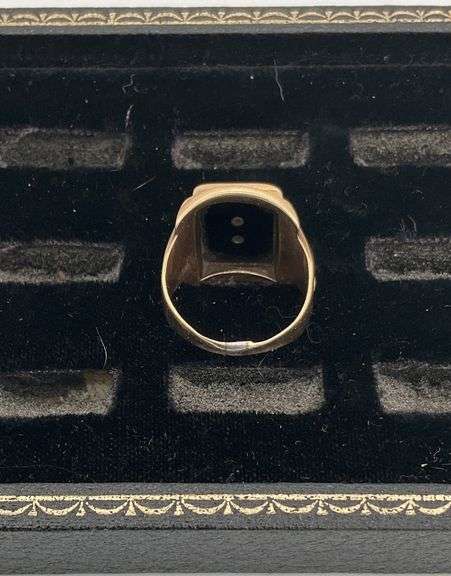 10 Karat Gold Ring - Auction Ohio